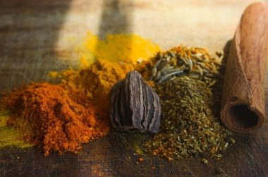 Does Curry Make You Poop and Cause Diarrhea? (Explained!)